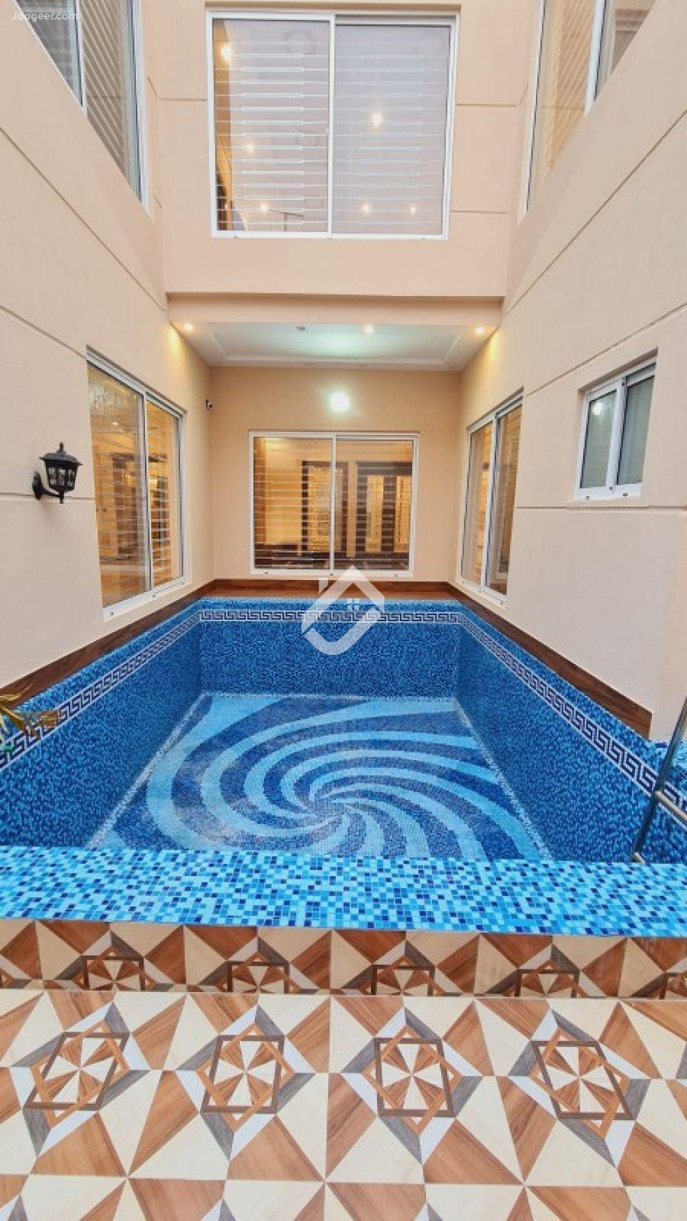 2 Kanal Luxurious Huse For Sale in Valancia Town, G Block Lahore